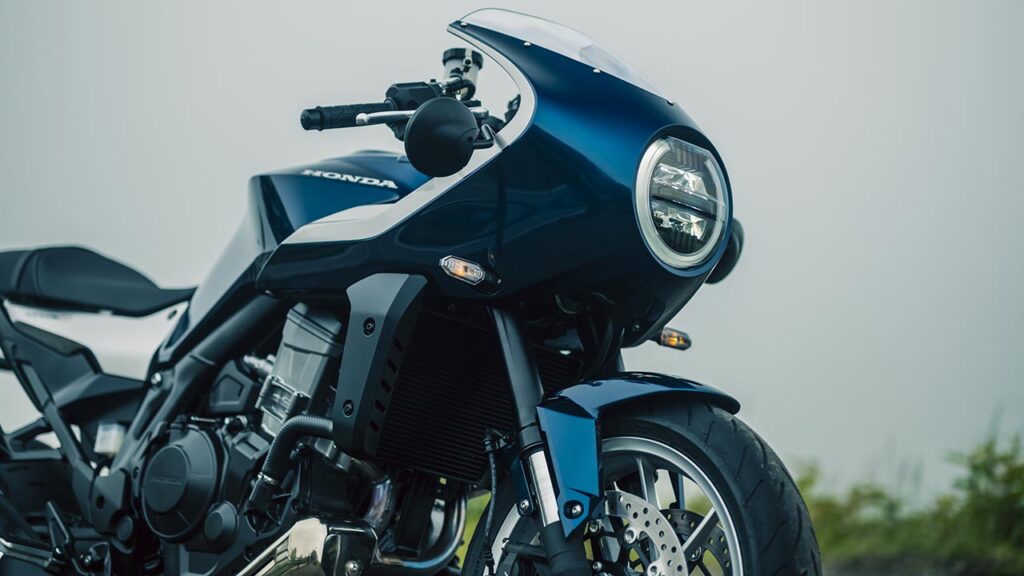 HONDA HAWK11｜賛否両論を受け入れる明るい覚悟 - 【公式】RIDERS CLUB（ライダースクラブ）