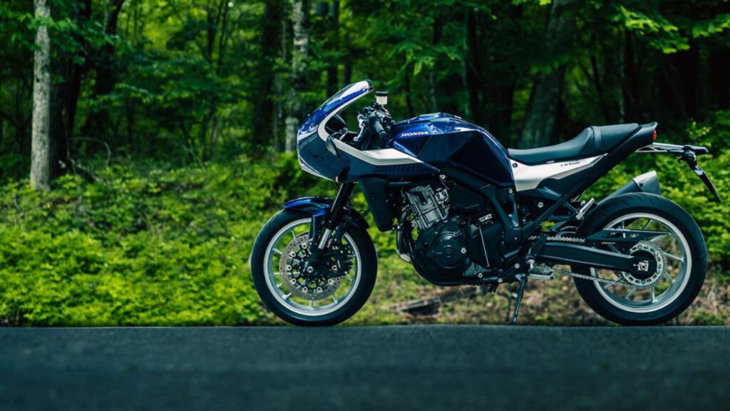 HONDA HAWK11｜賛否両論を受け入れる明るい覚悟 - 【公式】RIDERS CLUB（ライダースクラブ）