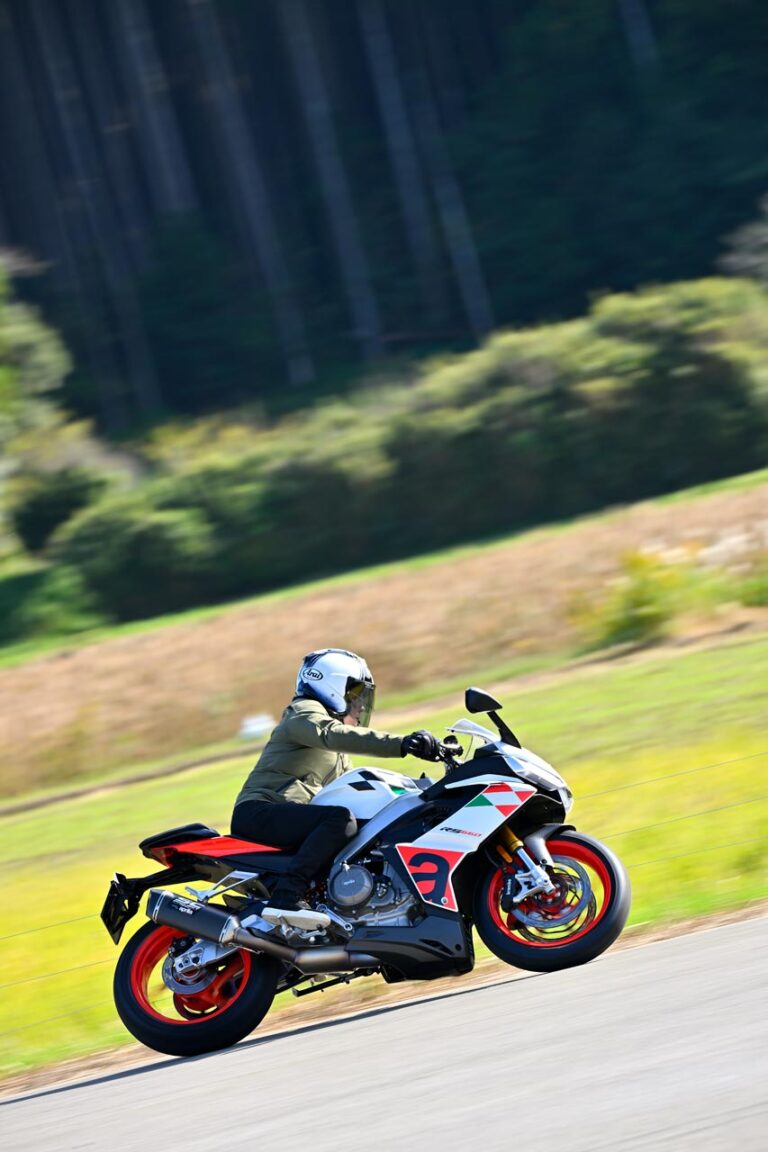【アプリリア RS660 ＆ トゥオーノ660】原田哲也×中野真矢スペシャルトークツーリング - 【公式】RIDERS CLUB（ライダースクラブ）